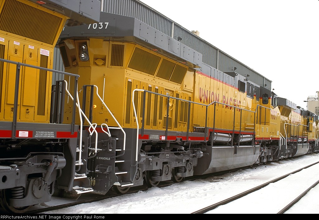 UP 7037, GE AC4460CW convertible, NEW at Proviso Yard